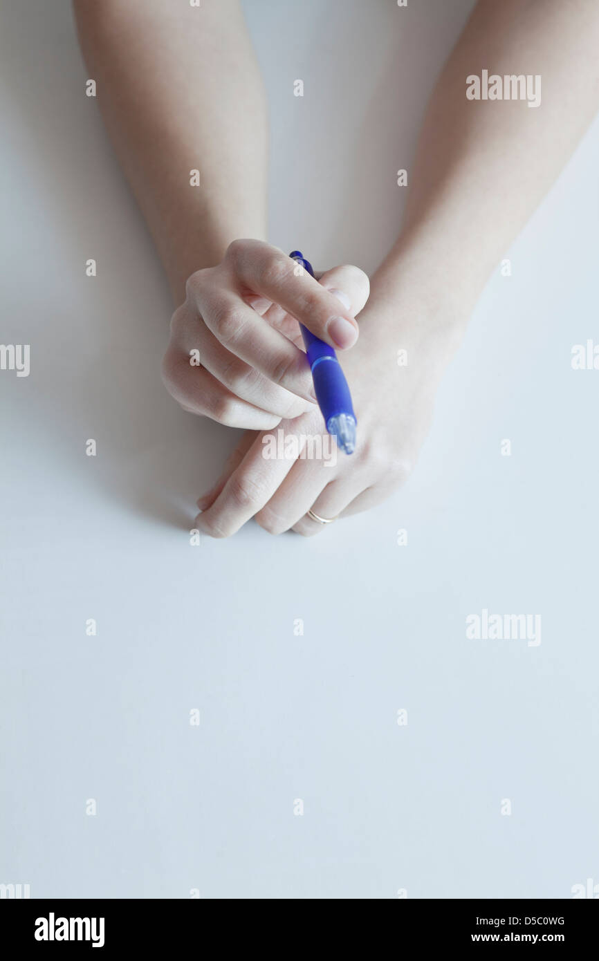 Hands pen hi-res stock photography and images - Alamy