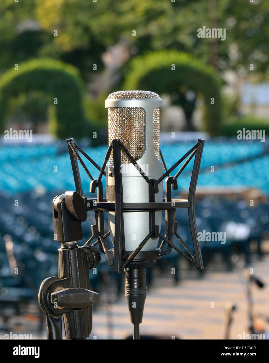 Microphone multimedia media hi-res stock photography and images - Alamy