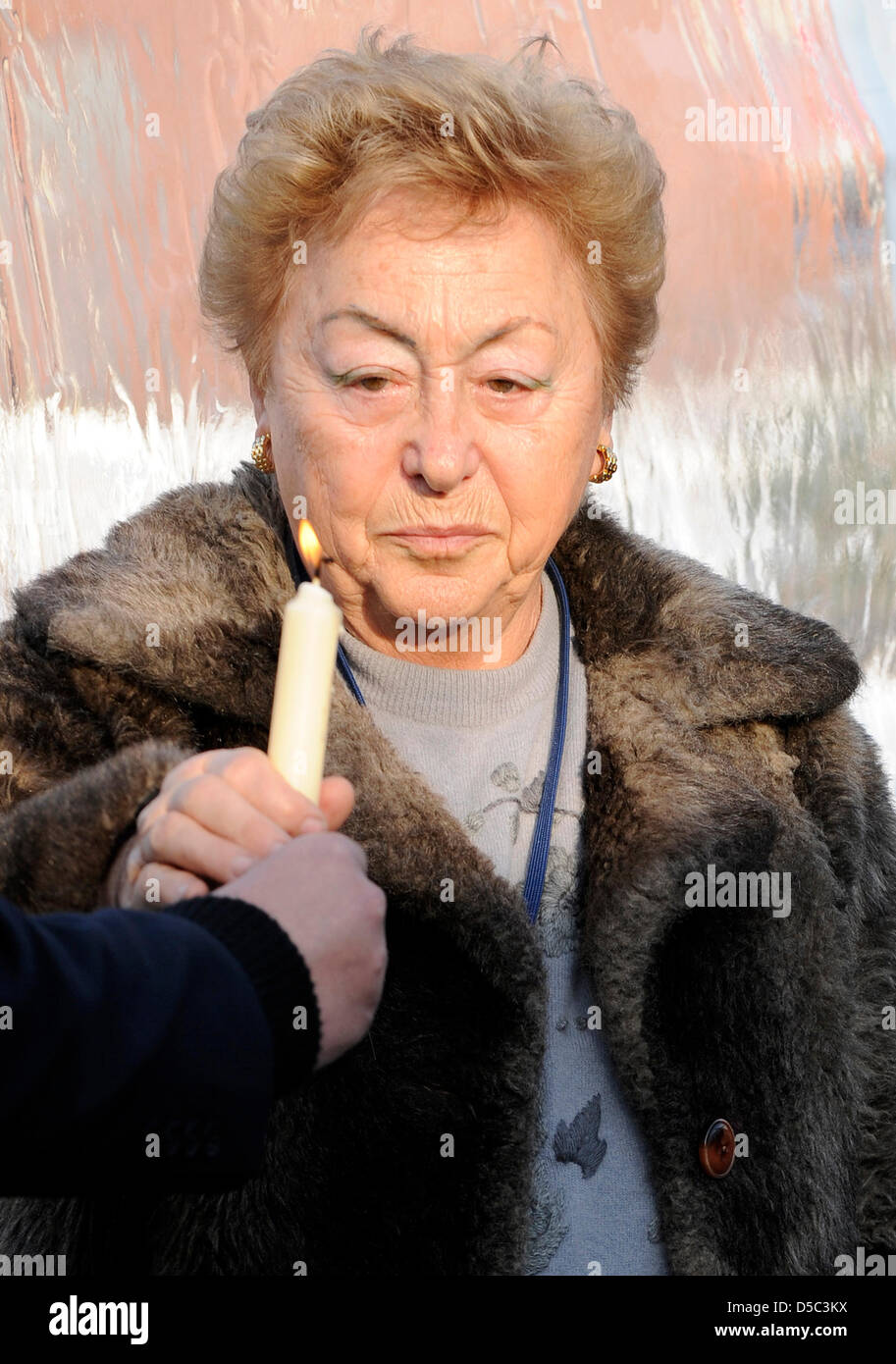 Chairwoman of 'Organisation of the Mengele Twins' Jona Laks visits ...
