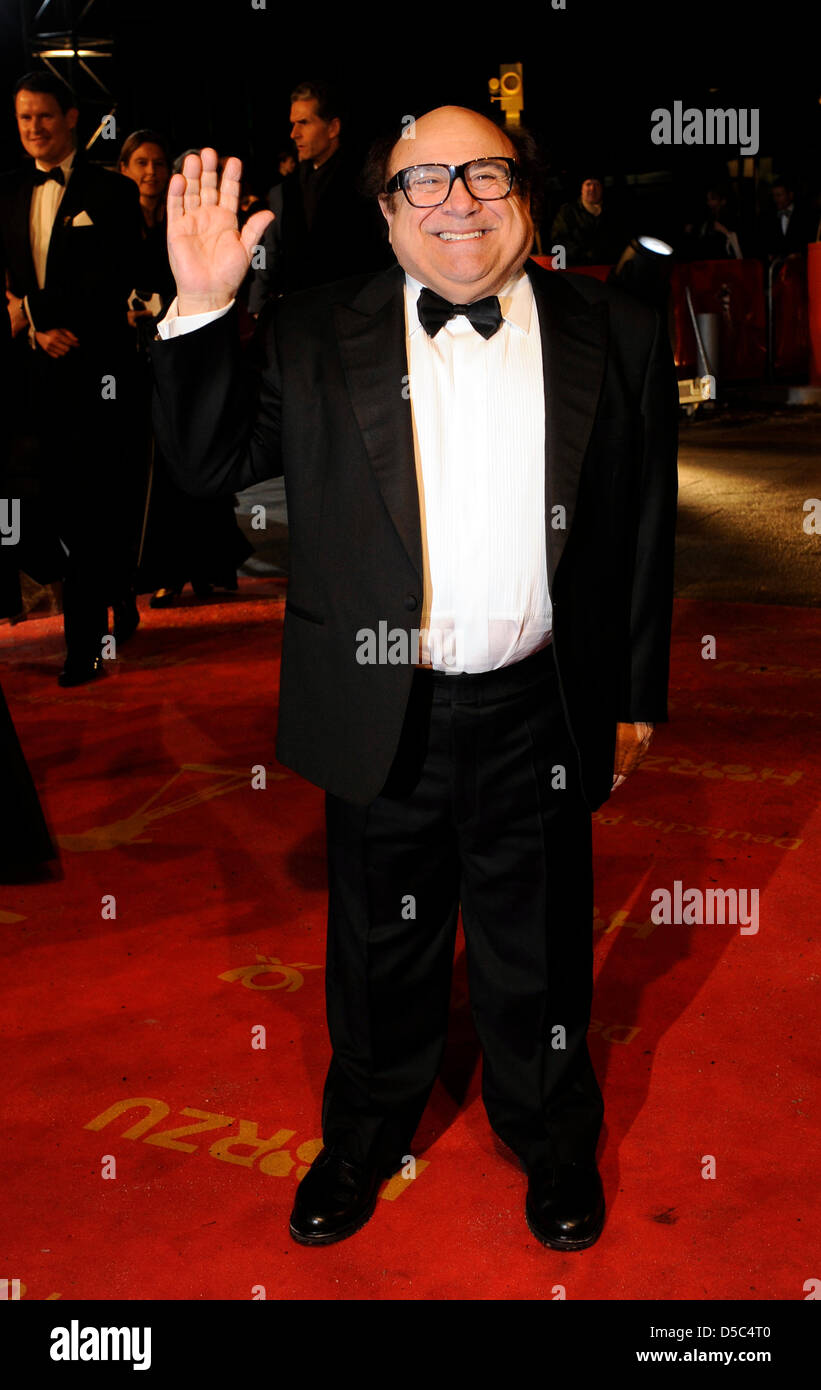 US American actor Danny DeVito arrives for the awarding of the 'Golden ...