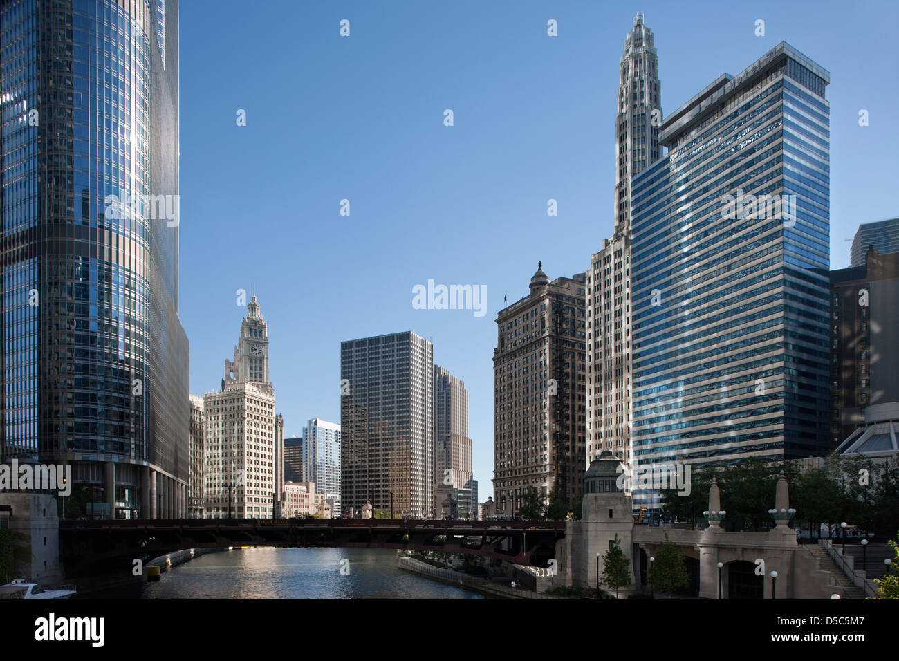 LOOP SKYLINE DOWNTOWN CHICAGO ILLINOIS USA Stock Photo - Alamy