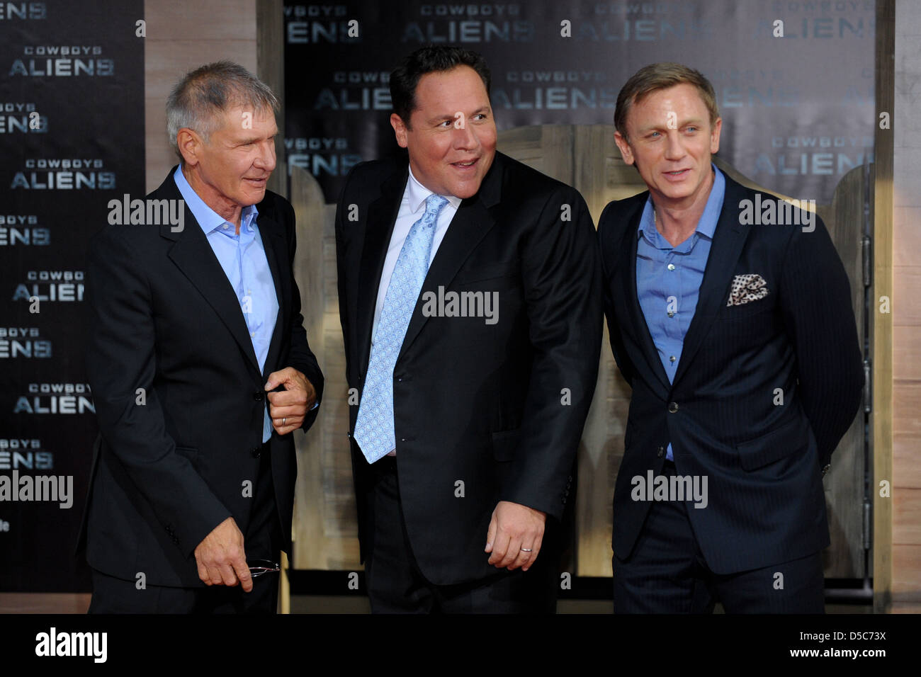 Daniel craig and harrison ford hi-res stock photography and images - Alamy