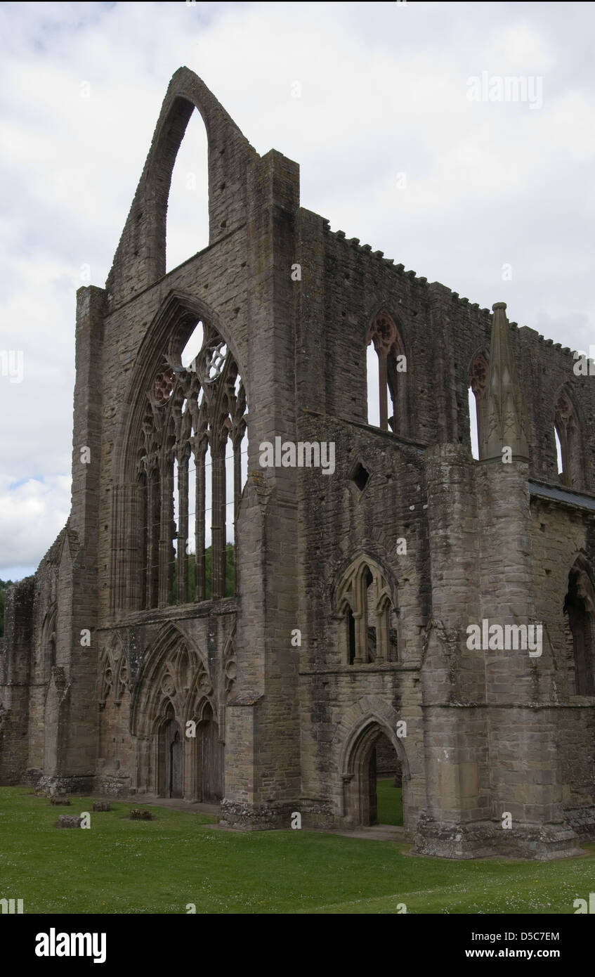 Abbey estate architecture photograph hi-res stock photography and ...