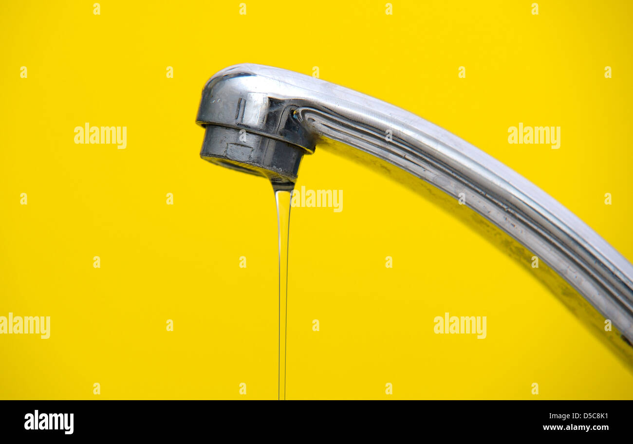 running water from a kitchen tap Stock Photo - Alamy