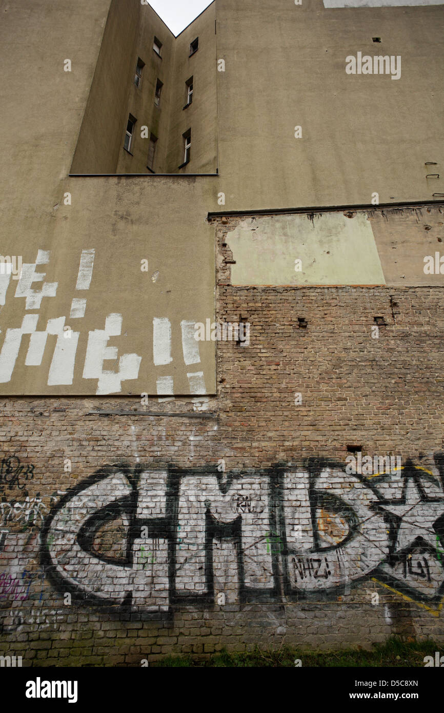 Old firewall hi-res stock photography and images - Alamy