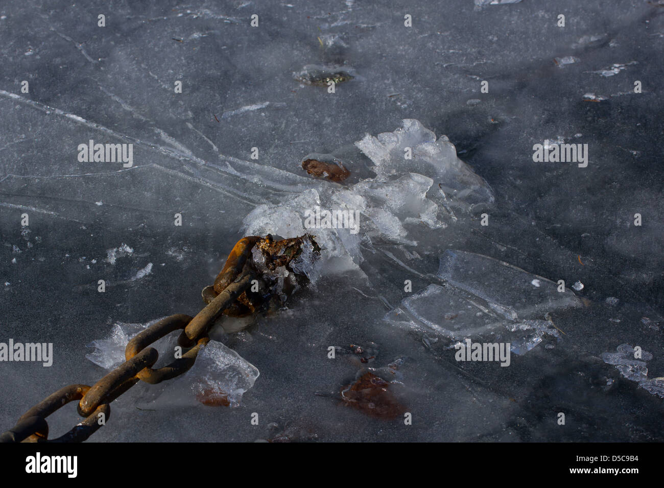 Chain big iron hi-res stock photography and images - Alamy