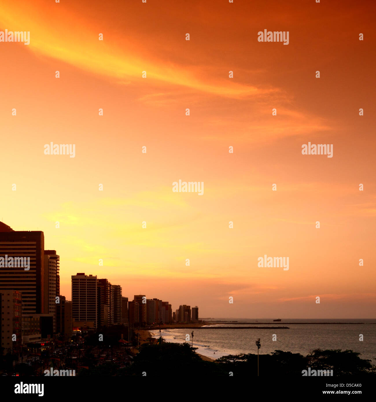 city sunset on ocean water Stock Photo - Alamy
