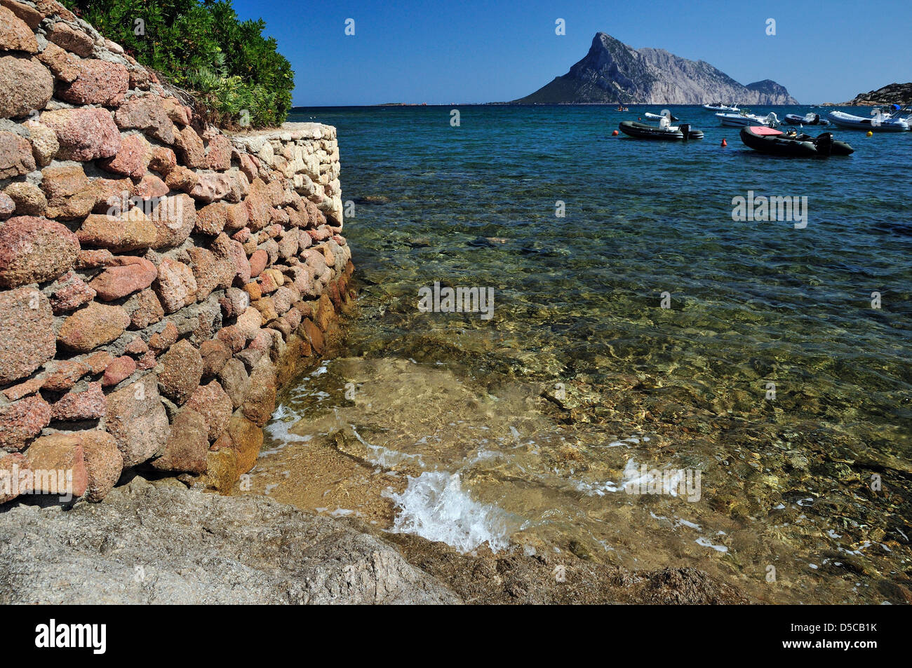 Sardegna Isola Della tavolara vista dalla spiaggia Costa d'orata Italy ...