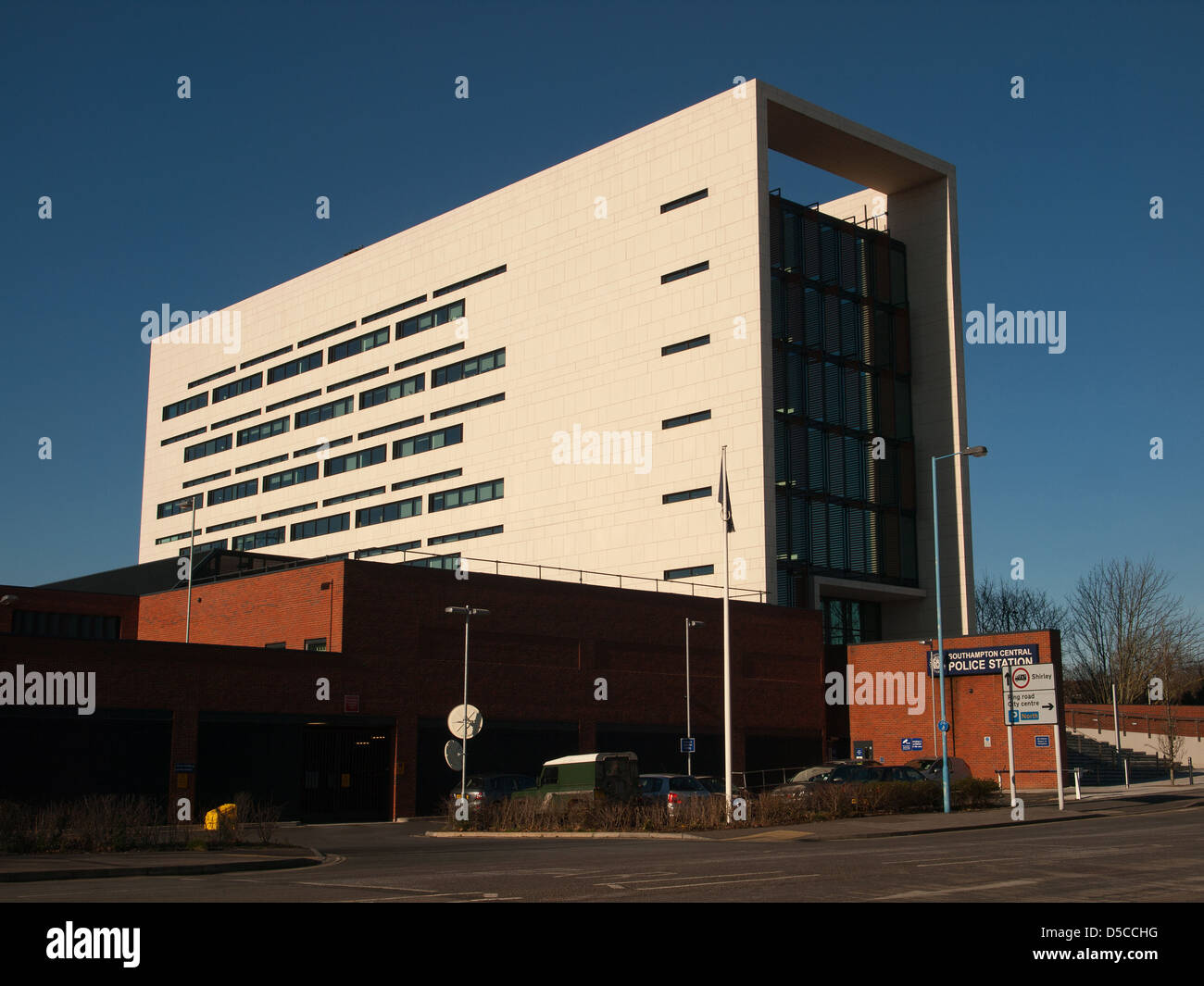 Southampton central police station hi-res stock photography and images ...