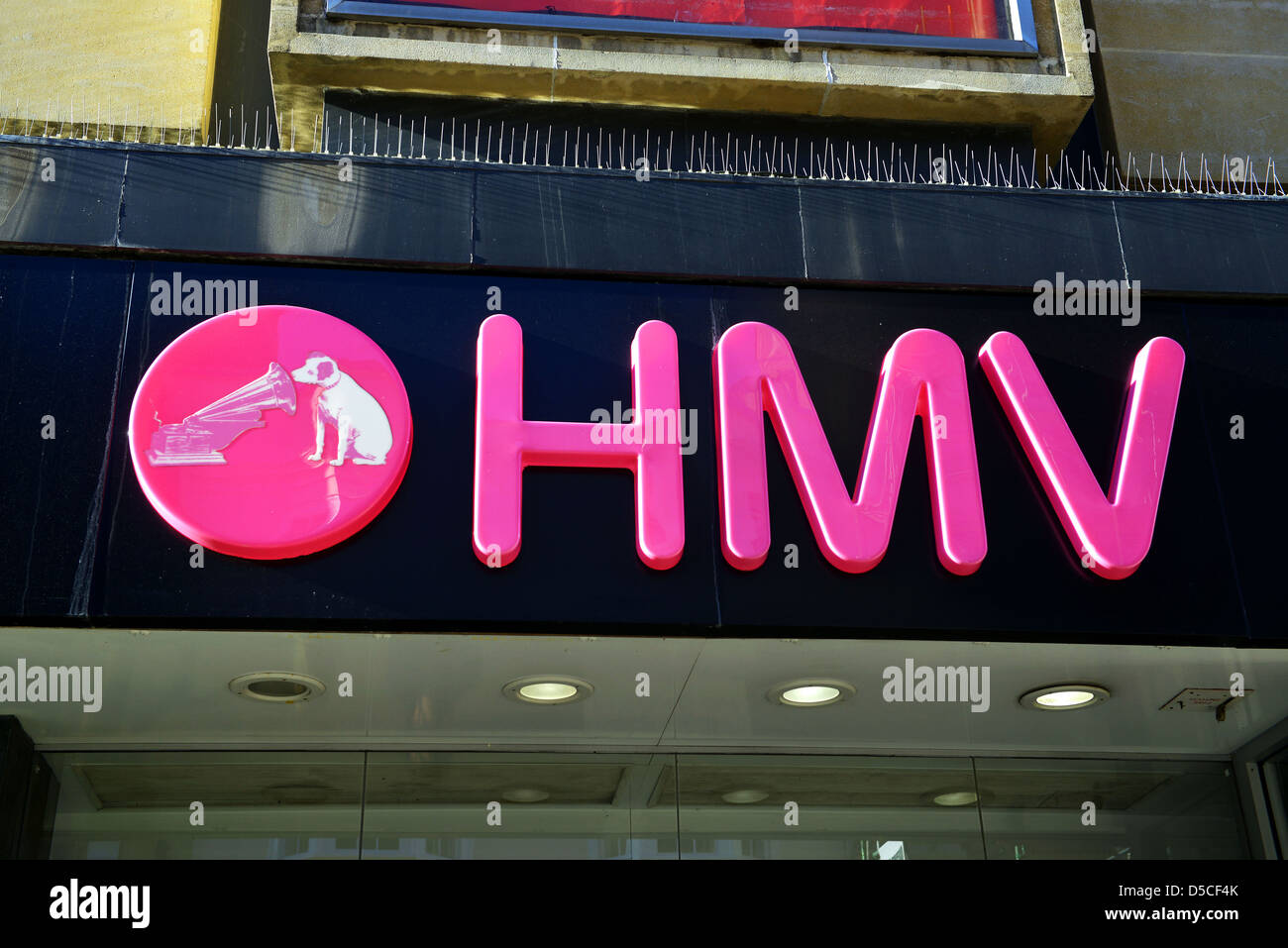 Hmv logo hi-res stock photography and images - Alamy