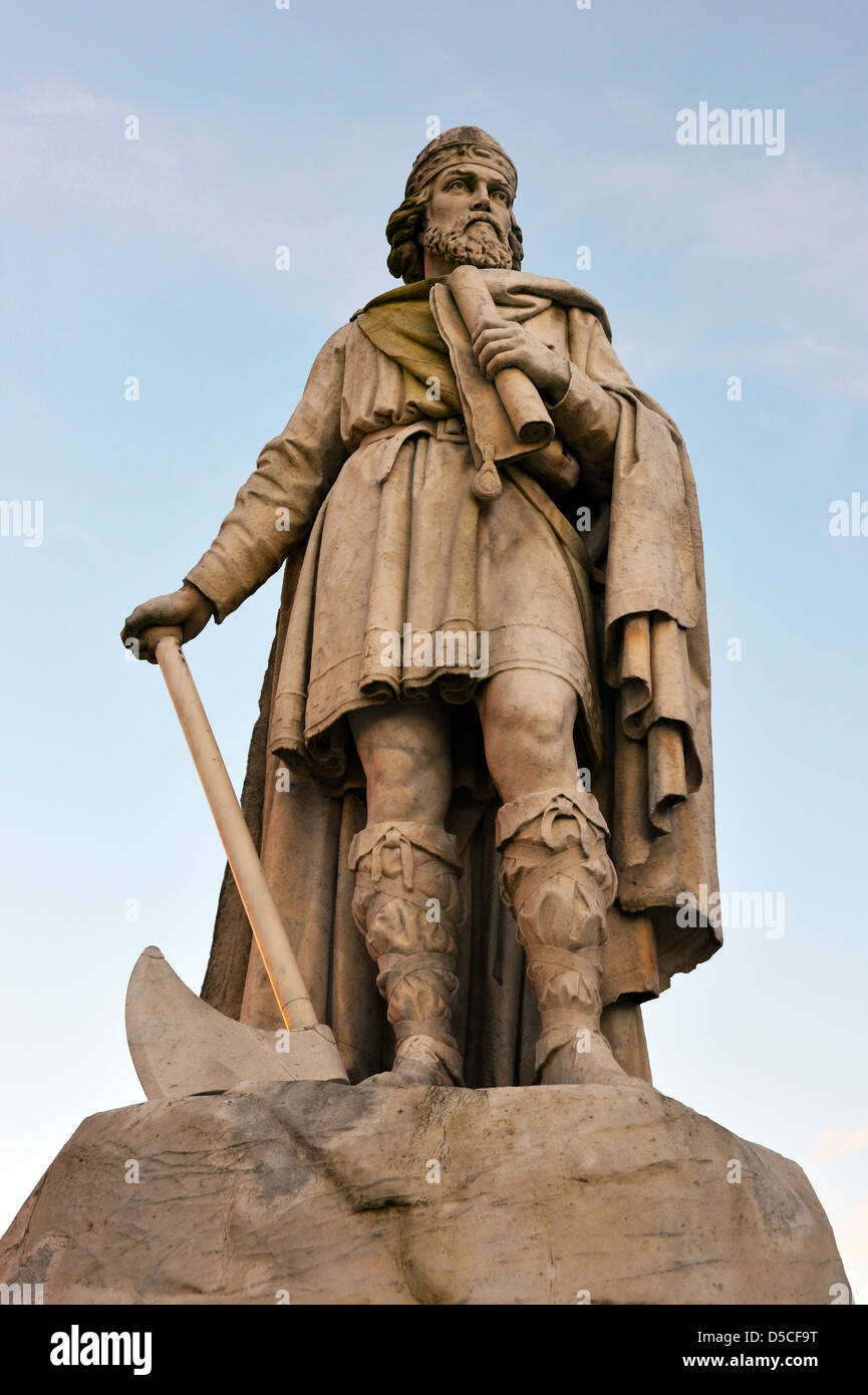 Statue of King Alfred at Wantage, Oxfordshire, Britain, UK Stock Photo ...