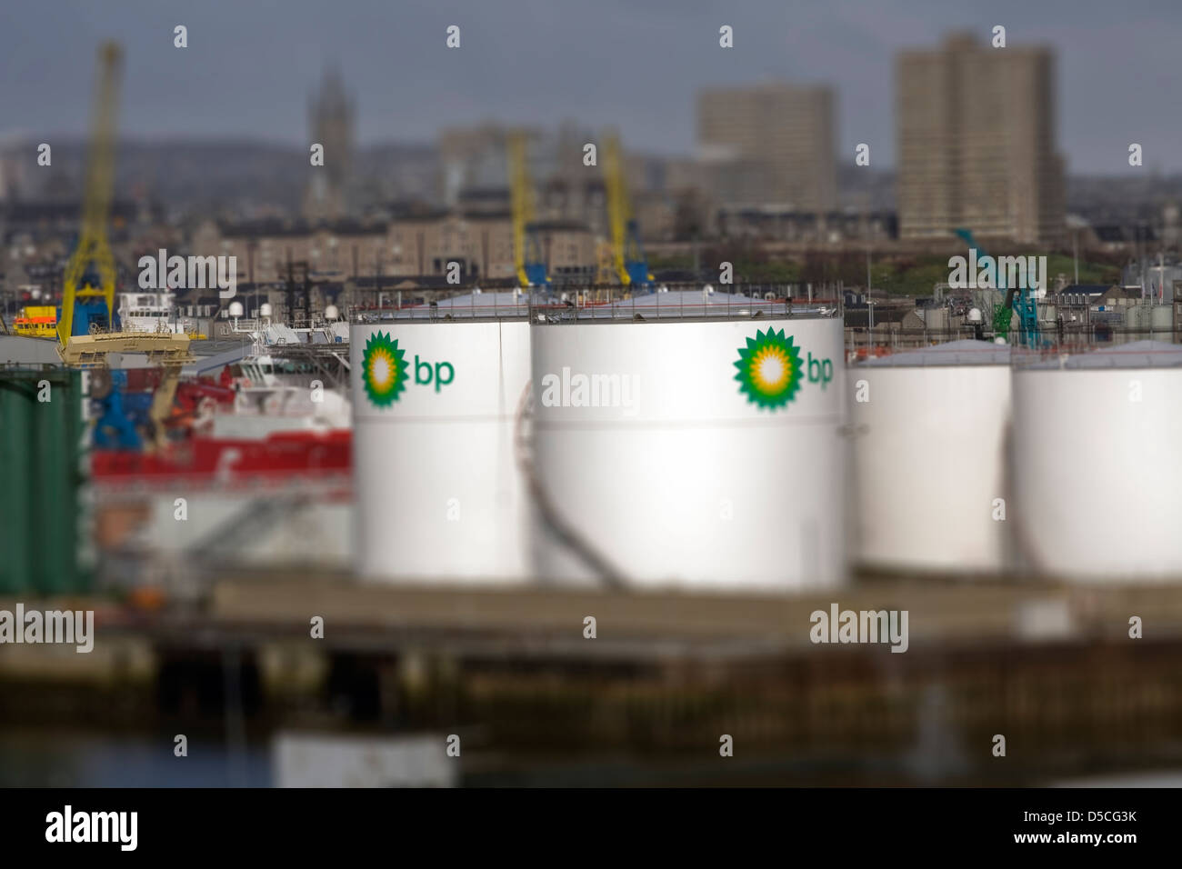 Offshore oil terminal hi-res stock photography and images - Alamy