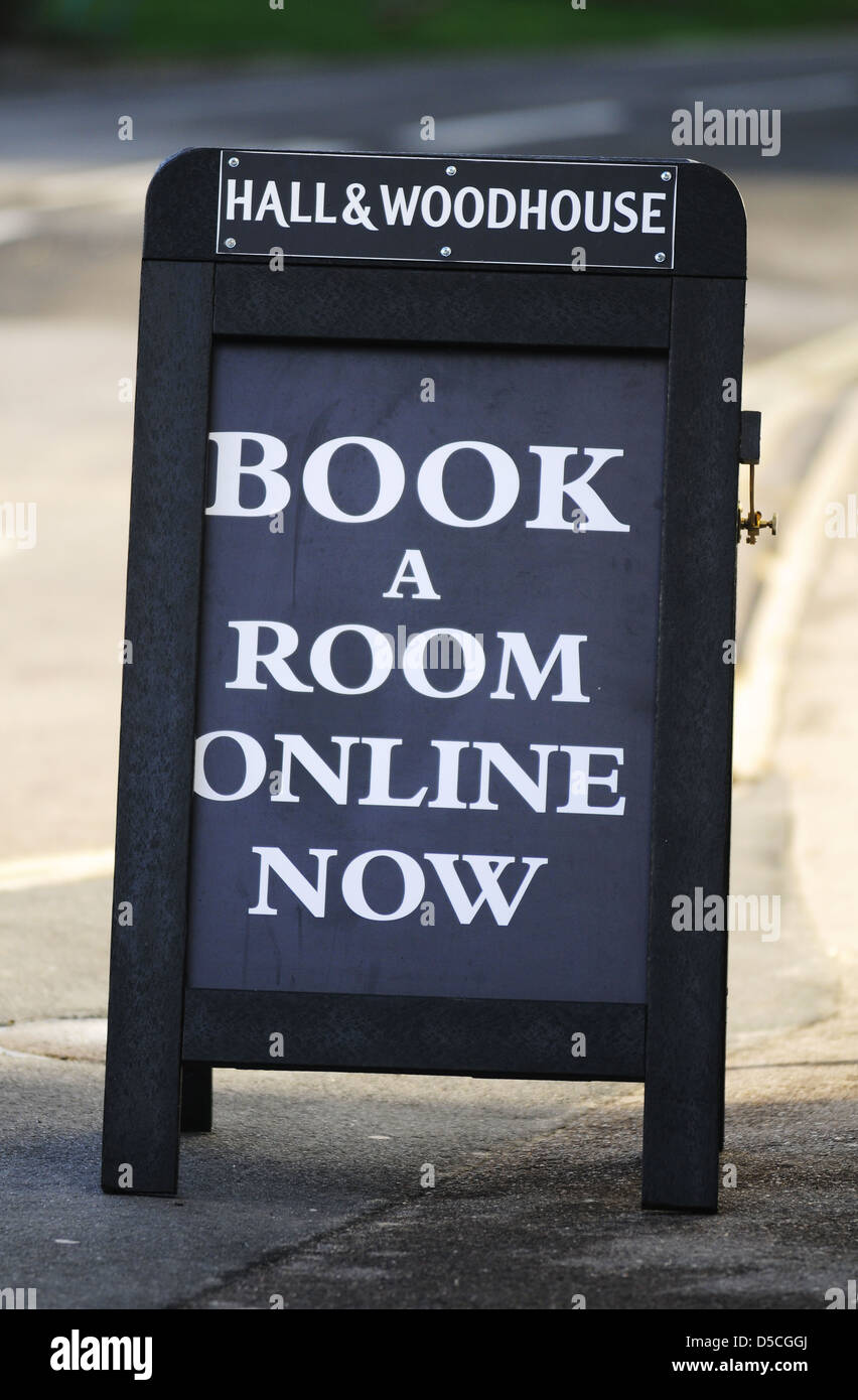 Book online sign hi-res stock photography and images - Alamy