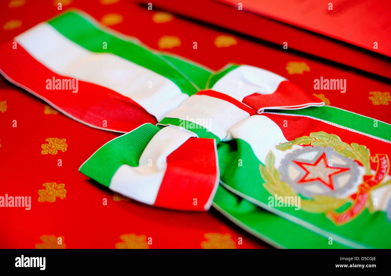 Cockade white hi-res stock photography and images - Alamy