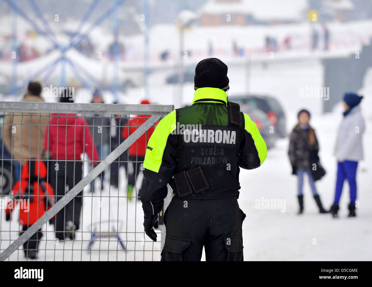 Security gate guard hi-res stock photography and images - Alamy