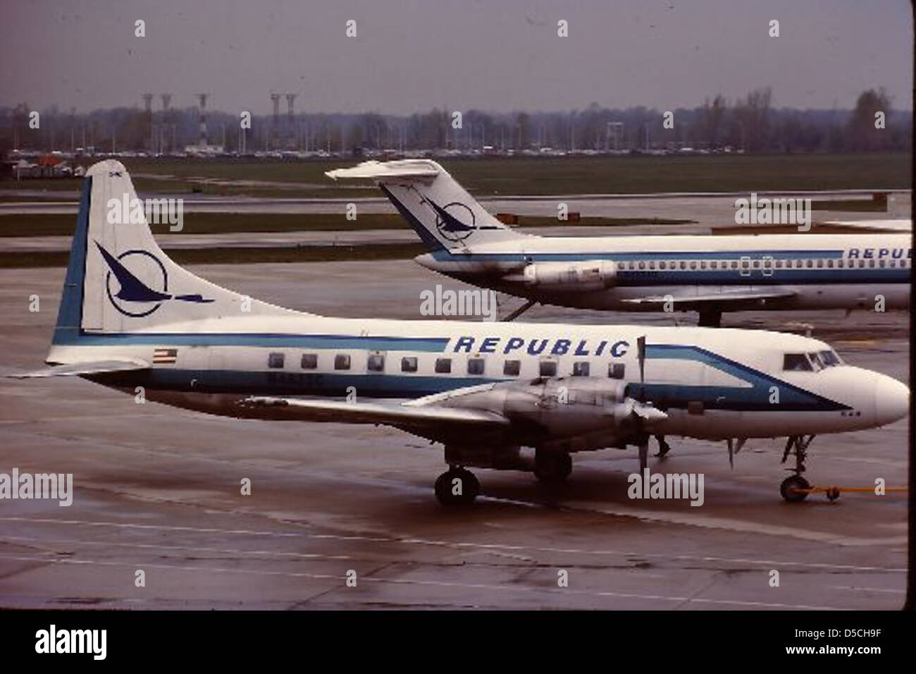 Convair 580 hi-res stock photography and images - Alamy