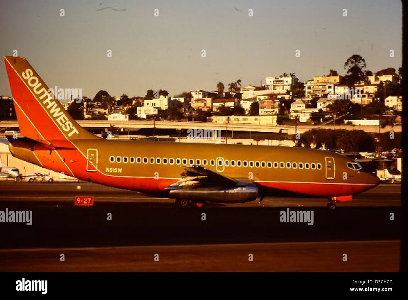 Boeing 737 200 Stock Photos & Boeing 737 200 Stock Images - Alamy