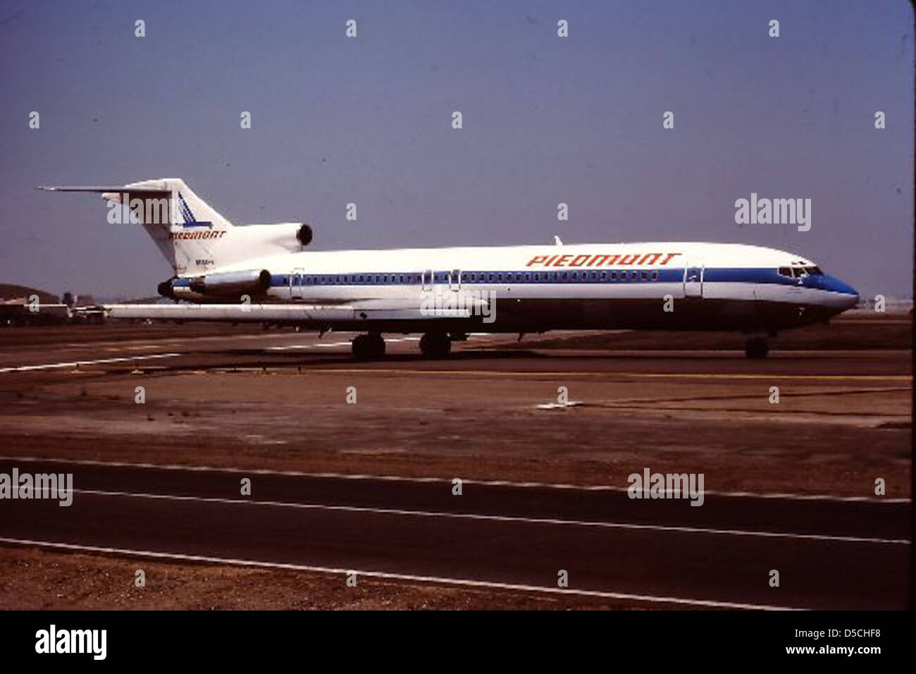 The Boeing 727, tail number N556PS, is part of the SDASM collection ...