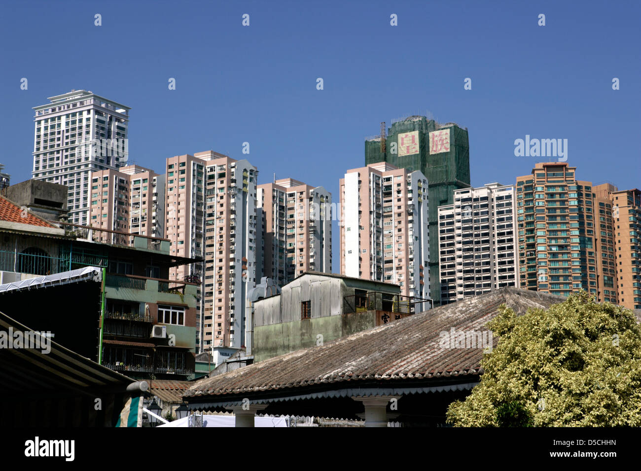 High rise blocks flats hi-res stock photography and images - Alamy