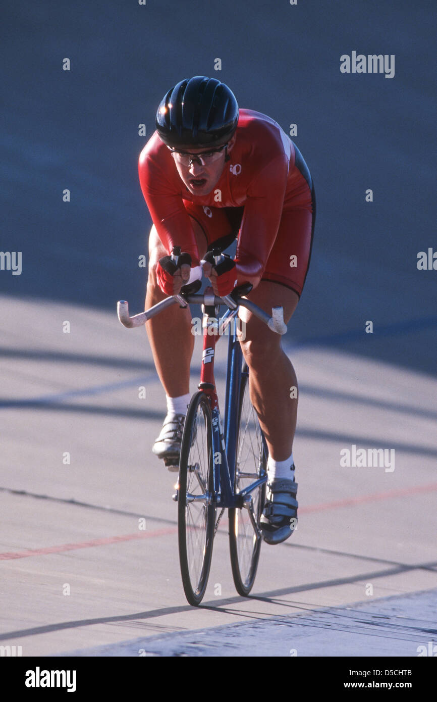 Male cyclist competing on the velodrome Stock Photo - Alamy