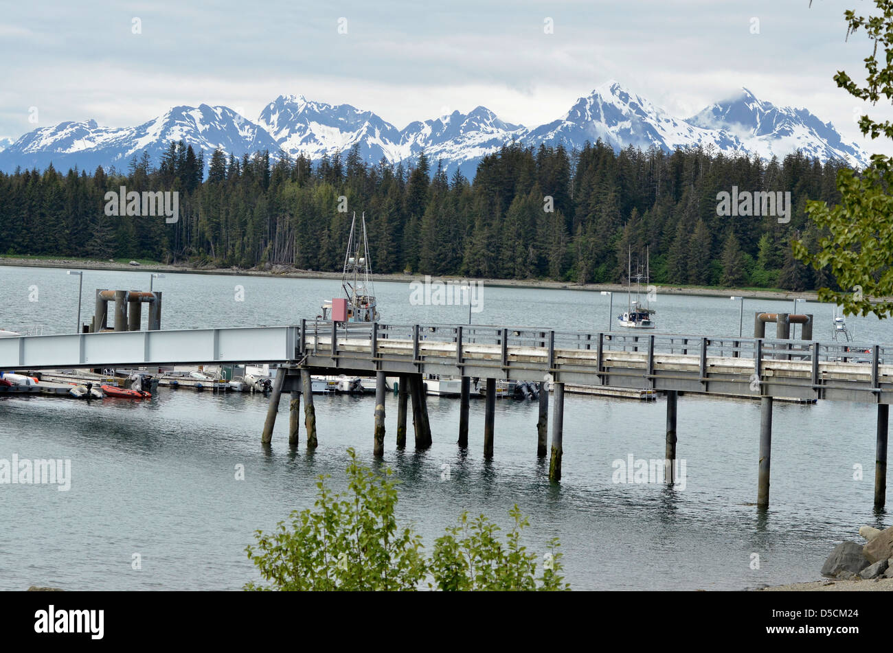 Pier and floating dock, Bartlett Cove, Glacier Bay National Park ...