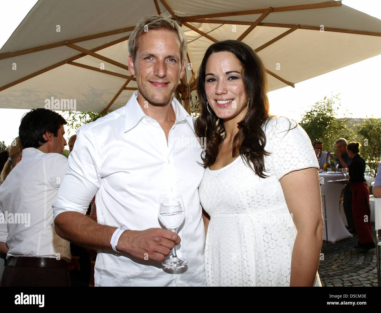 Jan Hahn and Simone Panteleit at the evening barbecue of 'Sat 1 ...