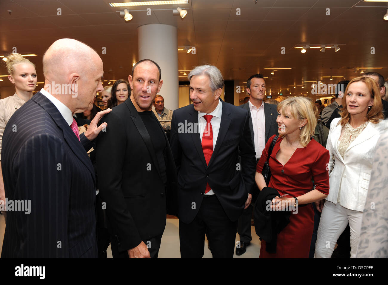 Andrew Jennings, Walter Bakers, Klaus Wowereit, Doris Schroeder-Koepf ...