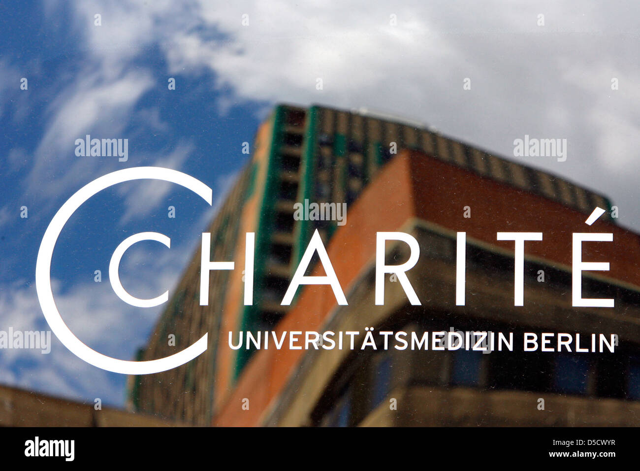 Architectural lettering hi-res stock photography and images - Alamy