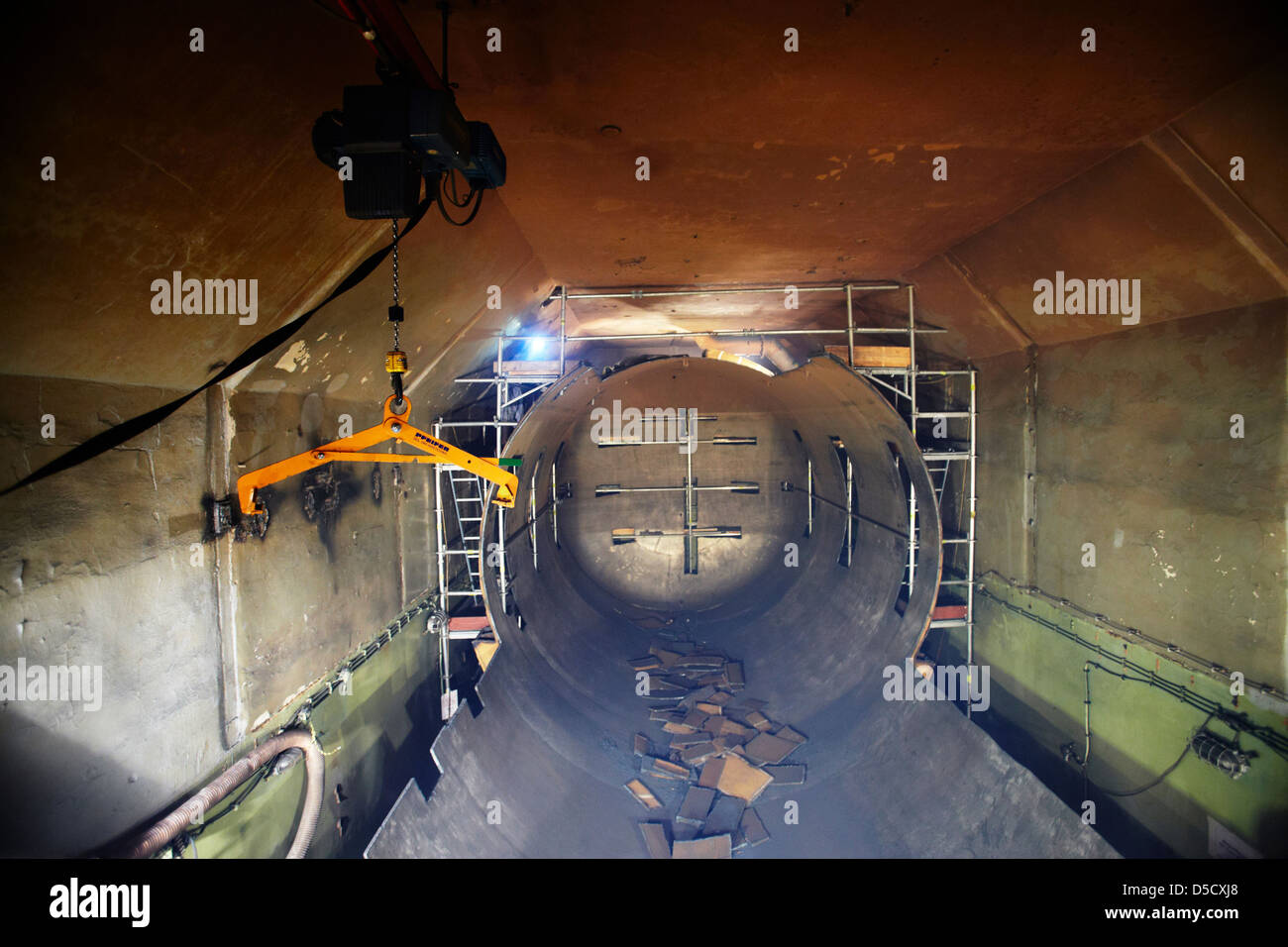 Nuclear dismantling hi-res stock photography and images - Alamy