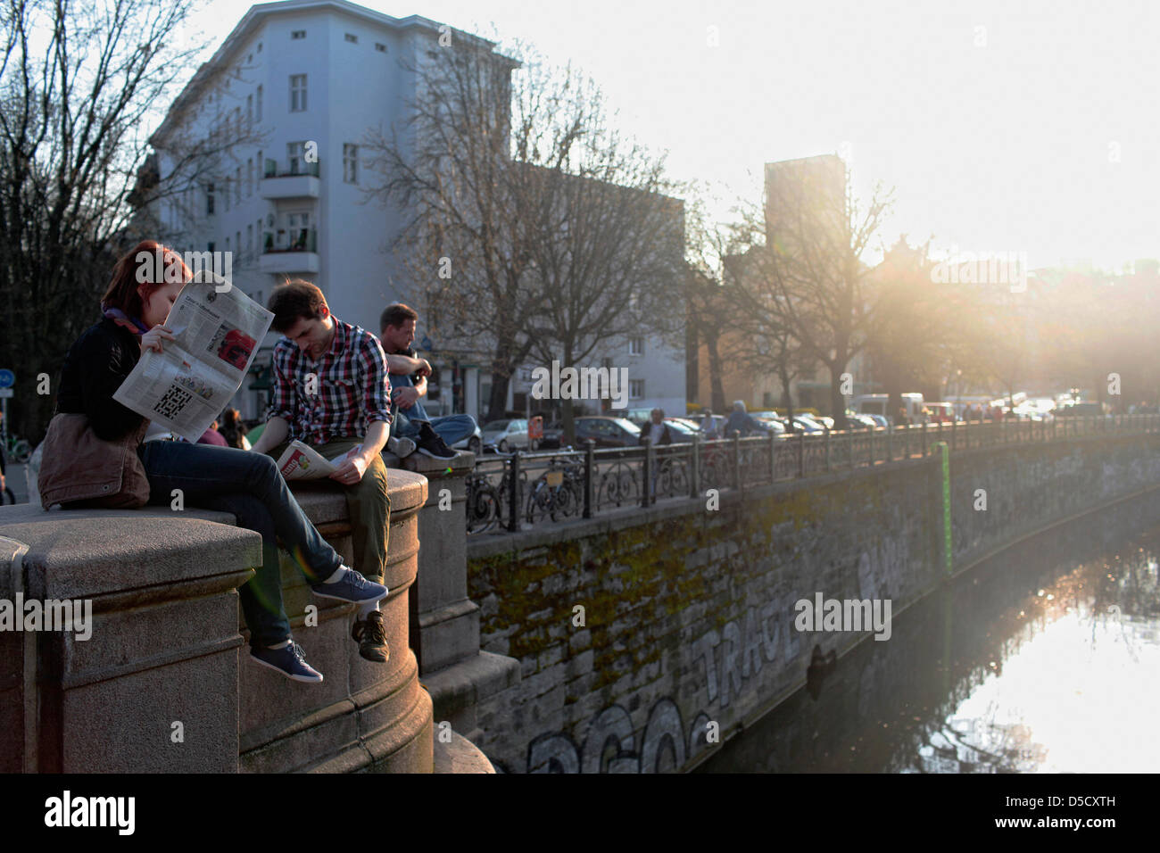 Meet the spring hi-res stock photography and images - Alamy