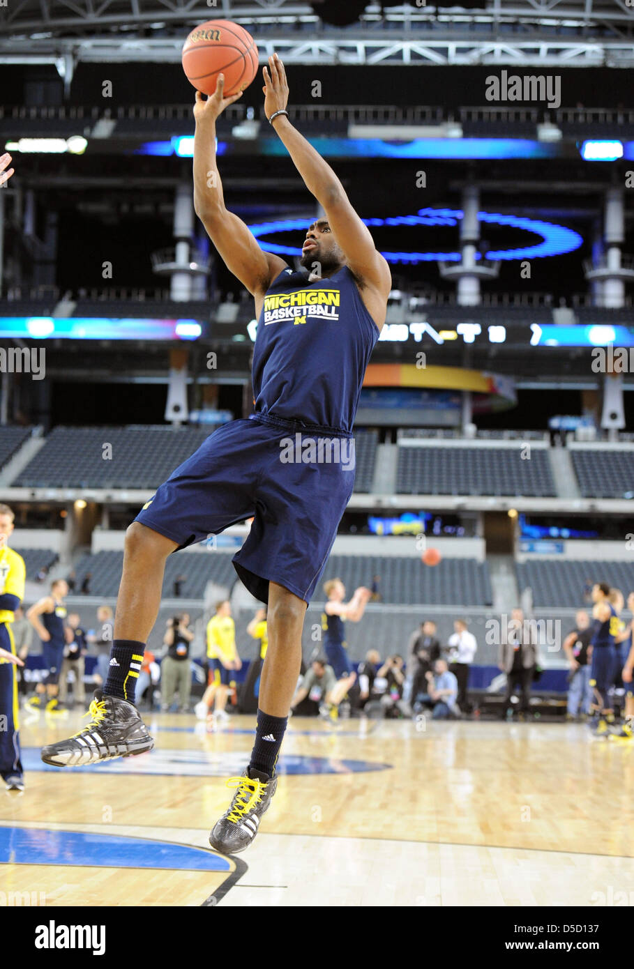 Tim hardaway jr media day hi-res stock photography and images - Alamy
