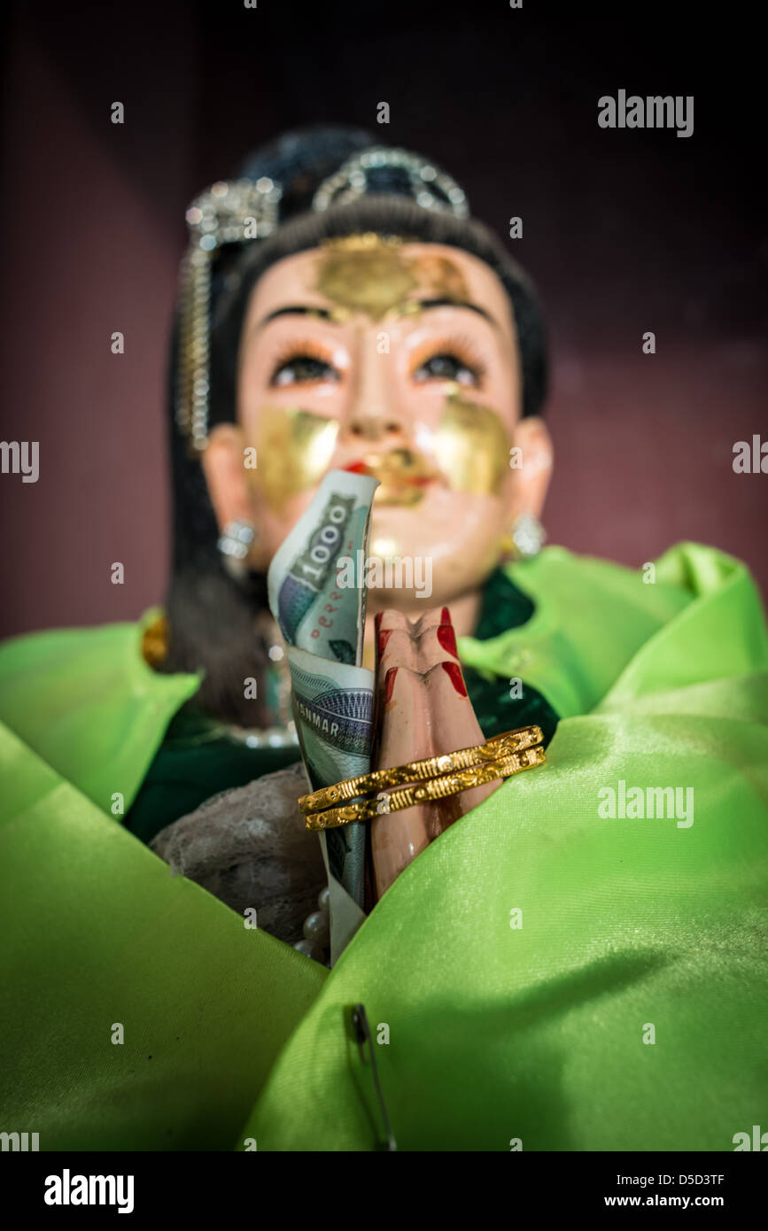 Money worship hi-res stock photography and images - Alamy