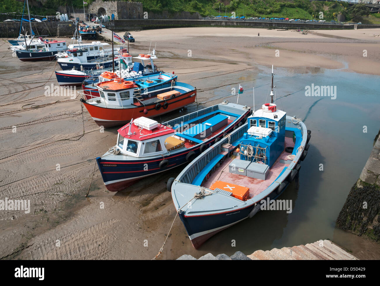 Tenby boats hi-res stock photography and images - Alamy