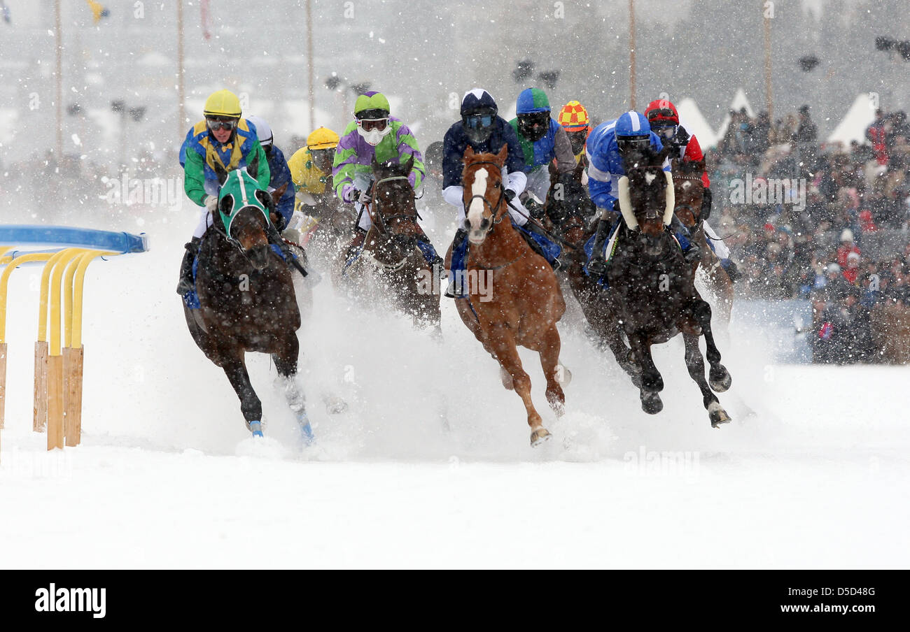 Racing arc hi-res stock photography and images - Alamy