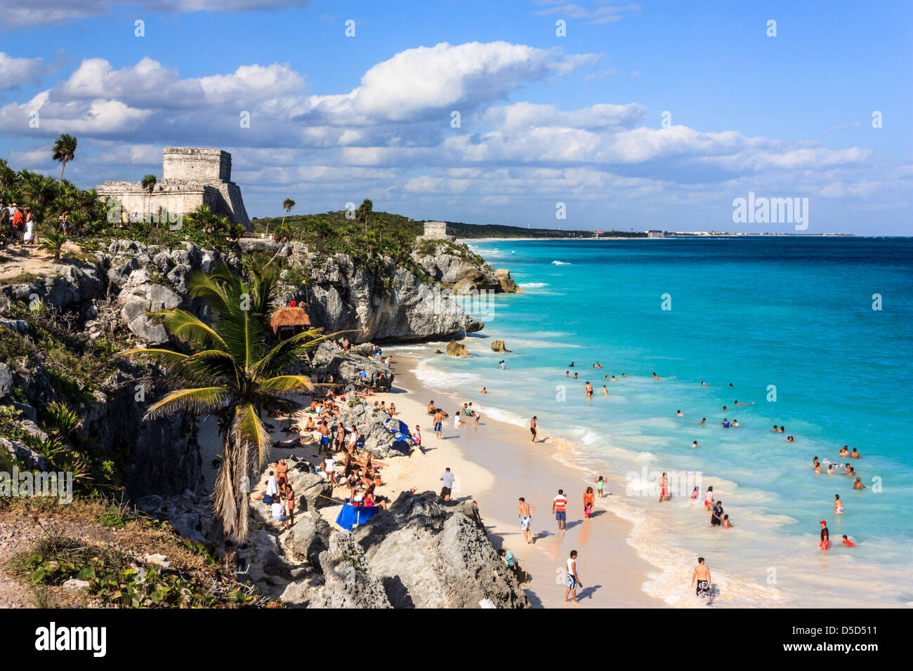 Tulum pyramid hi-res stock photography and images - Alamy