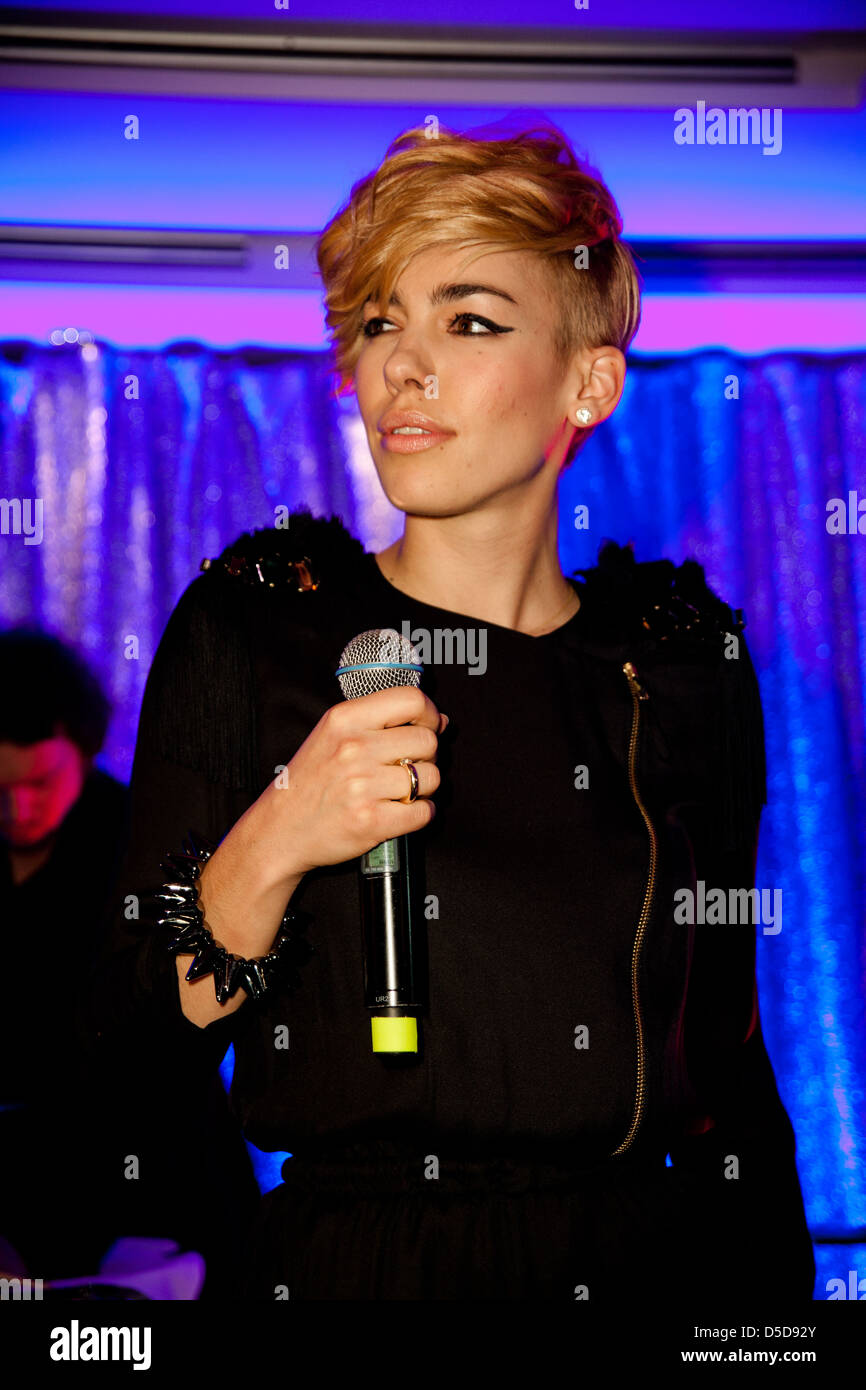 Alina sueggeler band frida gold hi-res stock photography and images - Alamy