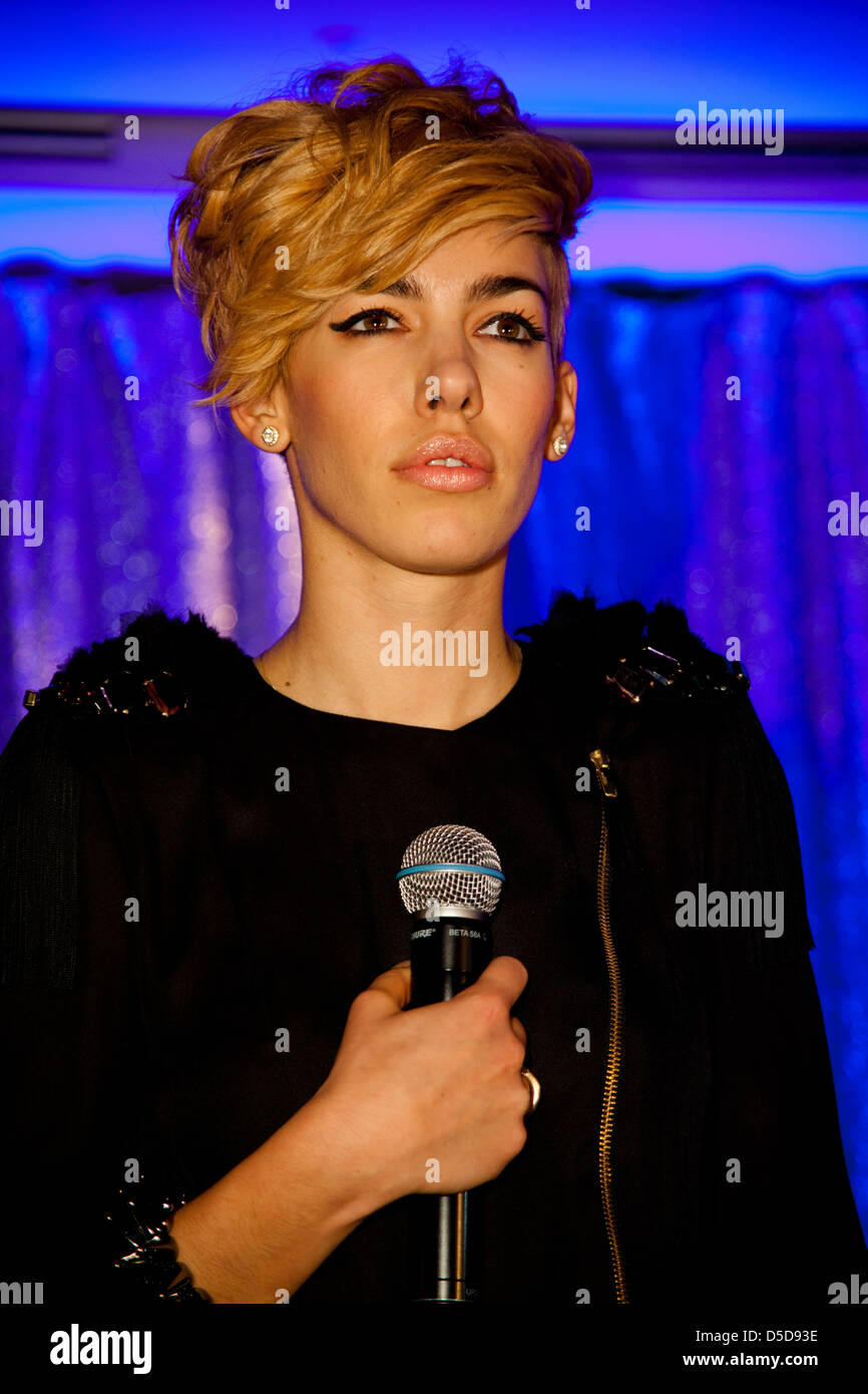 Alina Sueggeler of the band Frida Gold at Golden Night@the Park at Park ...