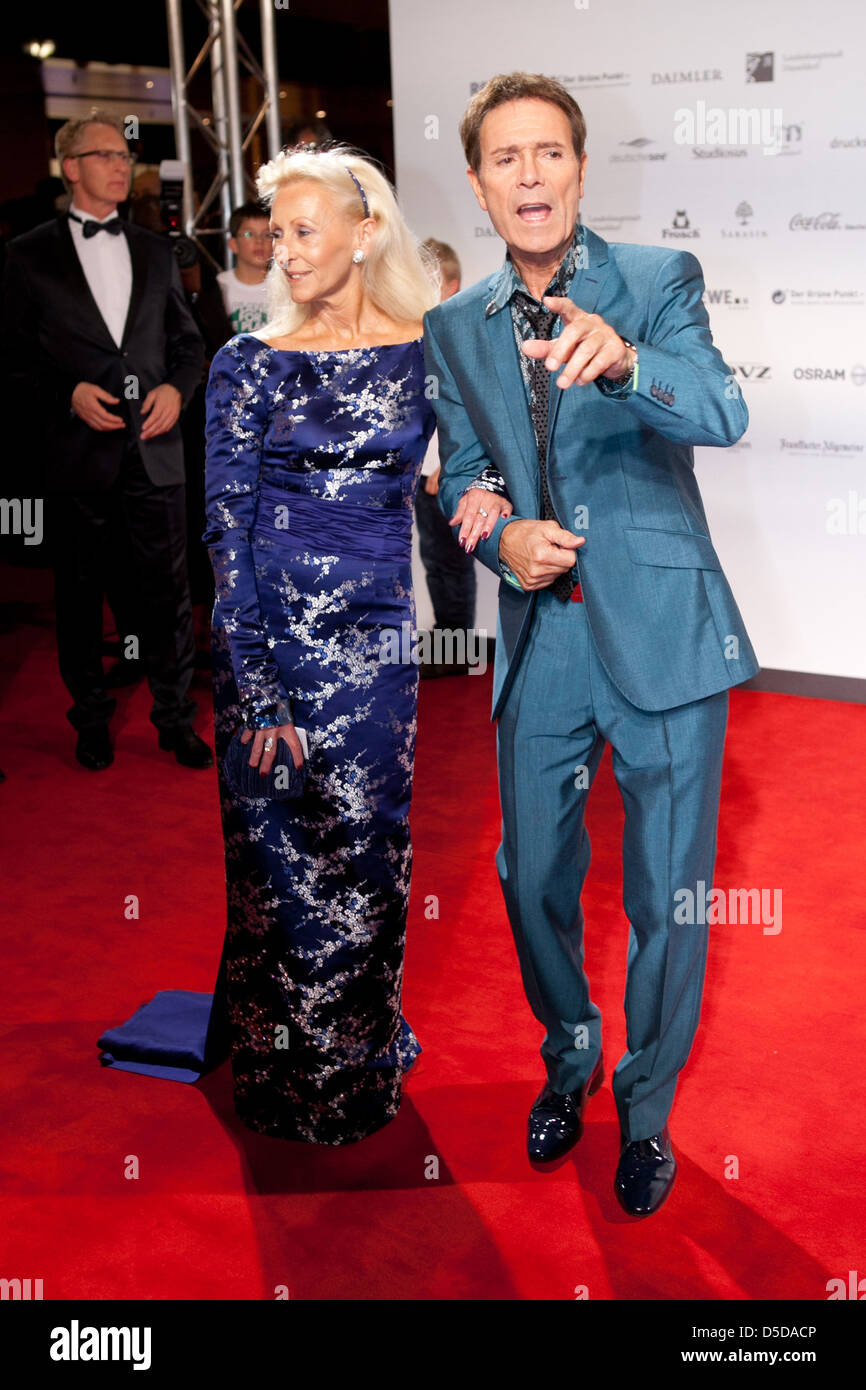 Patty Parfitt, Sir Cliff Richard at "Deutscher Nachhaltigkeitspreis ...