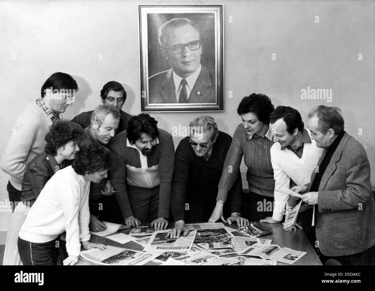 Meeting of the editorial department of a newspaper, Berlin, GDR Stock ...