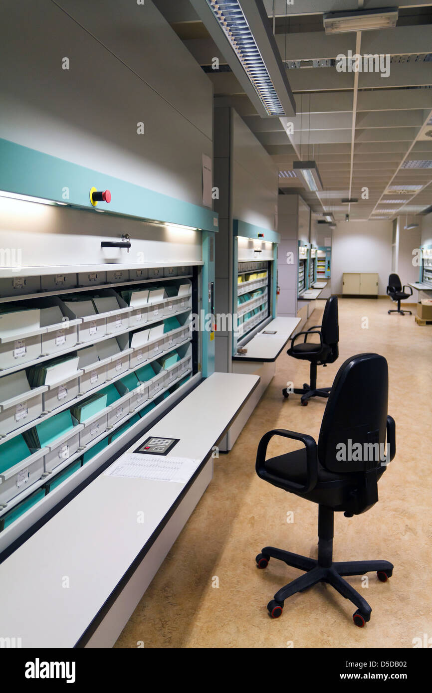 Archives office hi-res stock photography and images - Alamy