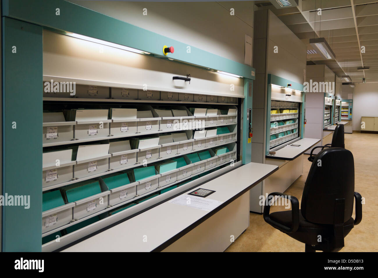 Archives office hi-res stock photography and images - Alamy