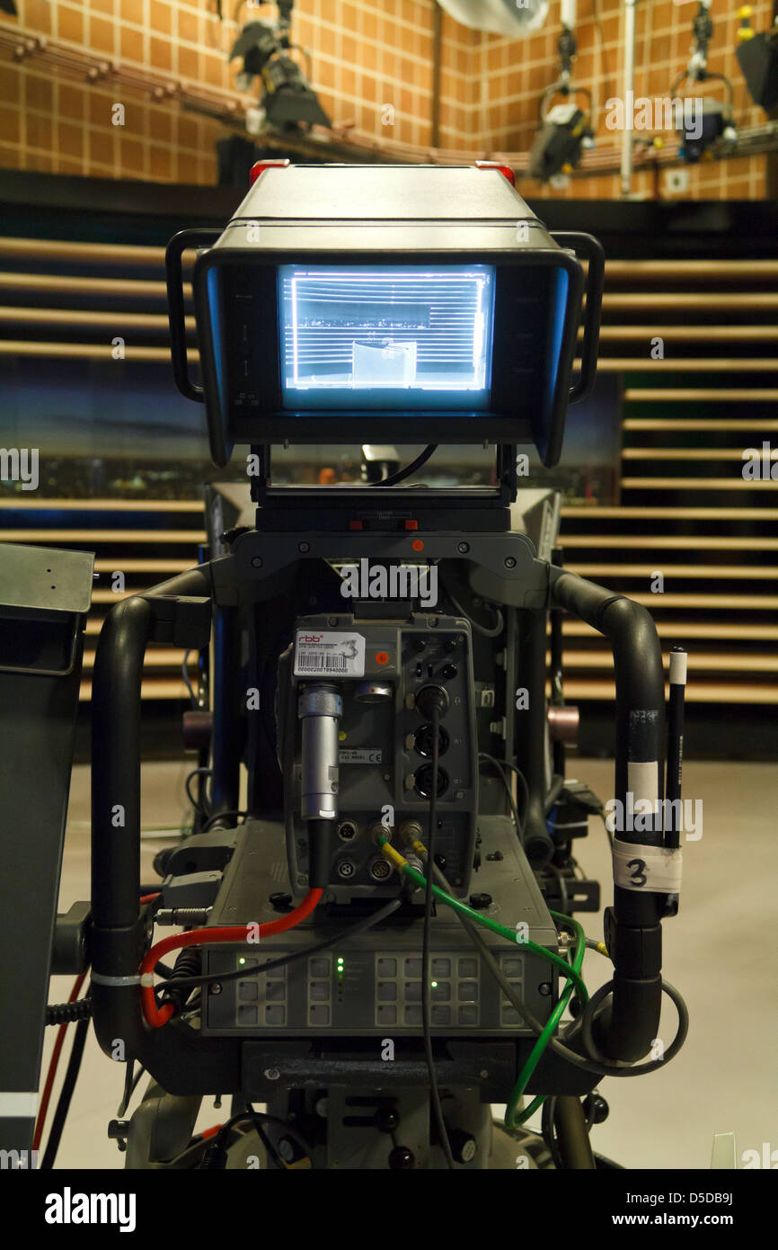 Tv camera viewfinder studio hi-res stock photography and images - Alamy