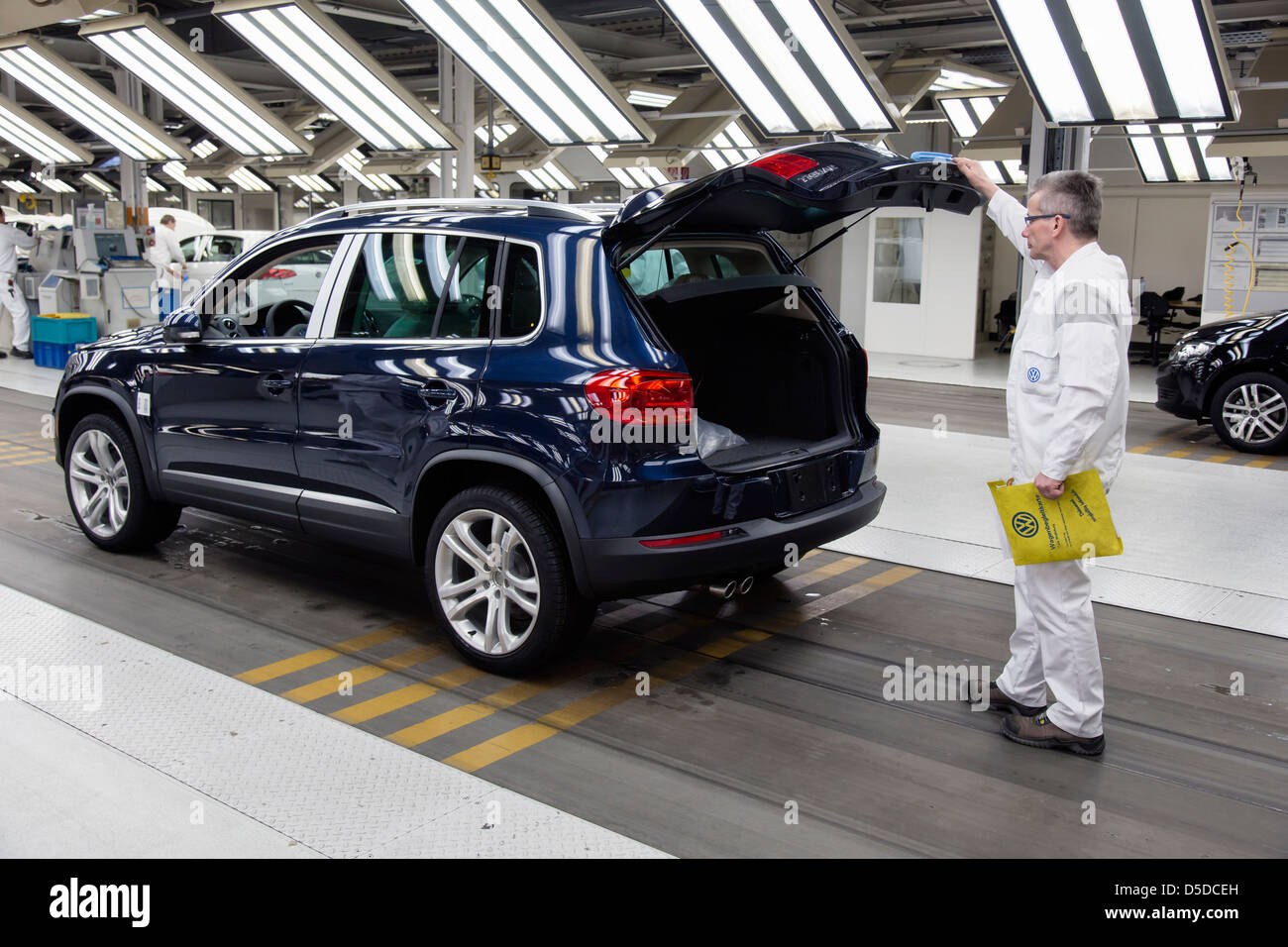 Suv car hi-res stock photography and images - Alamy