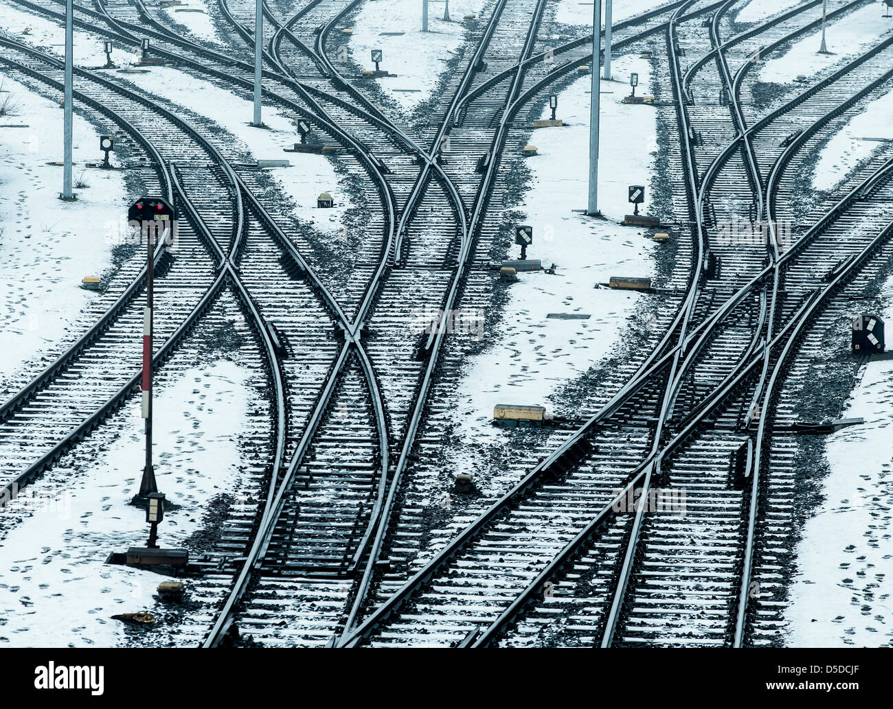 Rail lines line tracks hi-res stock photography and images - Alamy