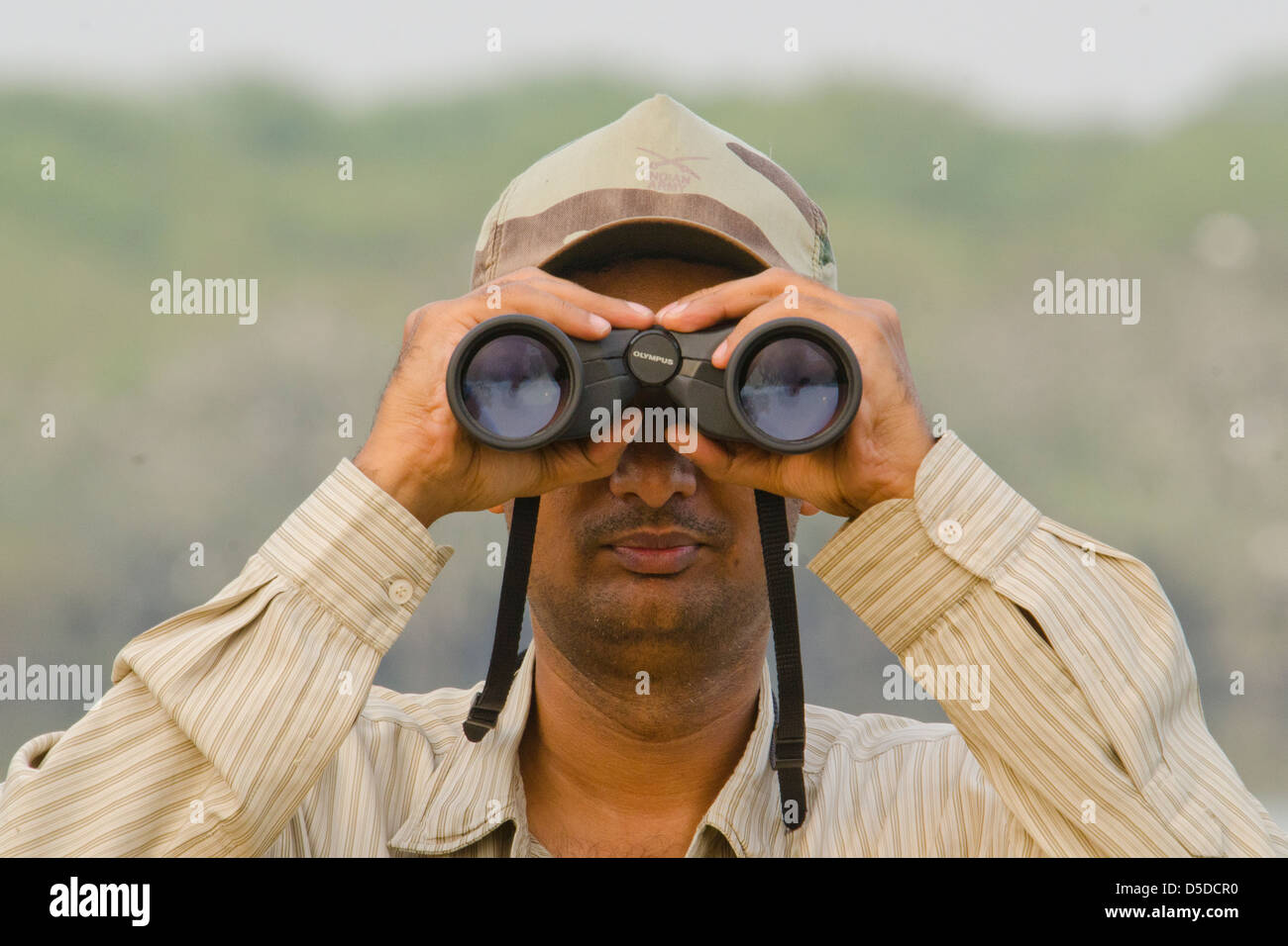 Birdwatcher optics hi-res stock photography and images - Alamy