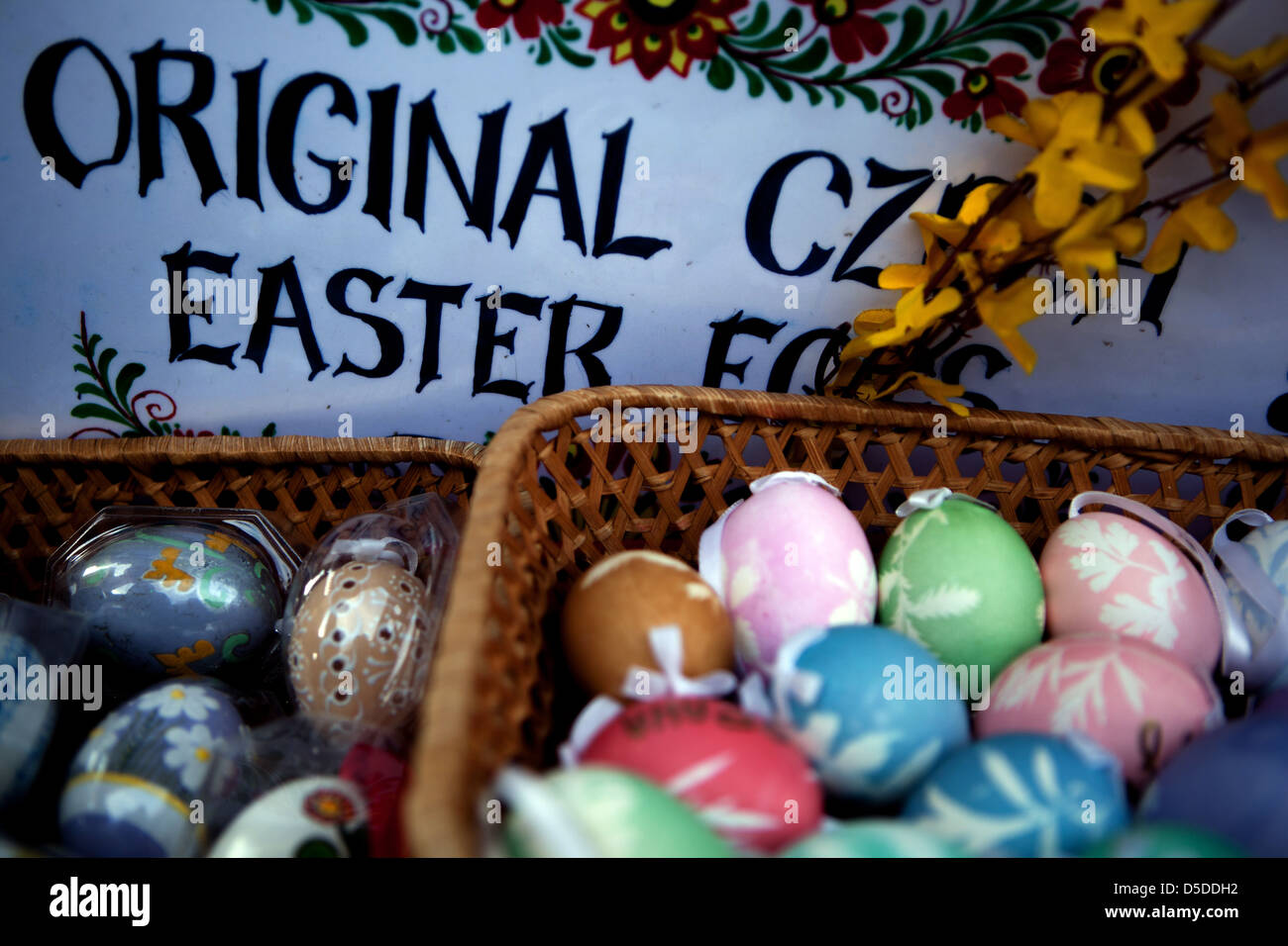 Basket and eggs art hi-res stock photography and images - Alamy