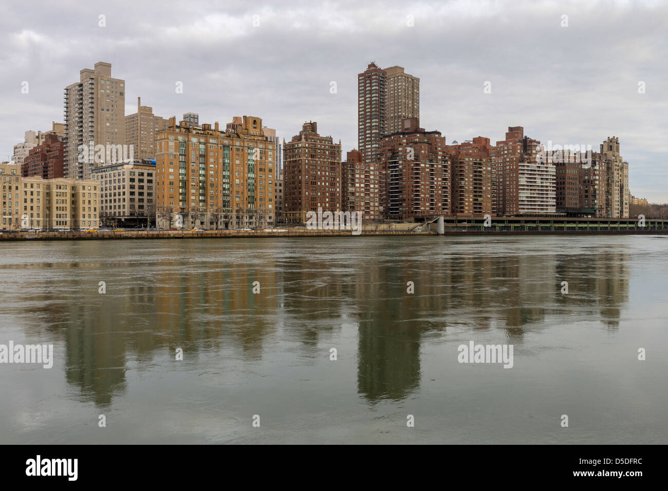 View of Manhattan Upper East Side seen from Roosevelt Island, New York ...