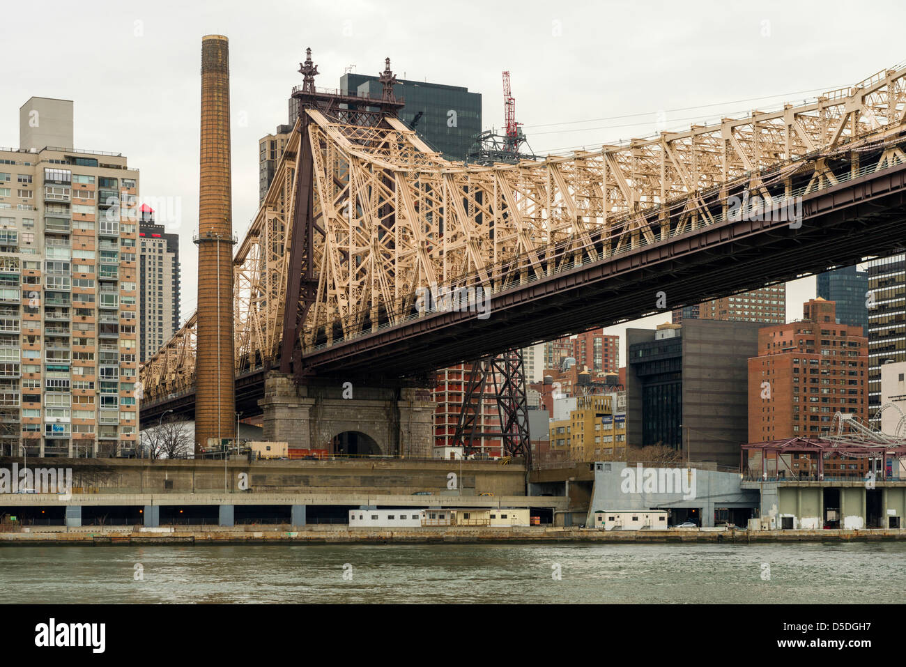 Ed Koch Queensboro Bridge (1909) crosses the East River between ...