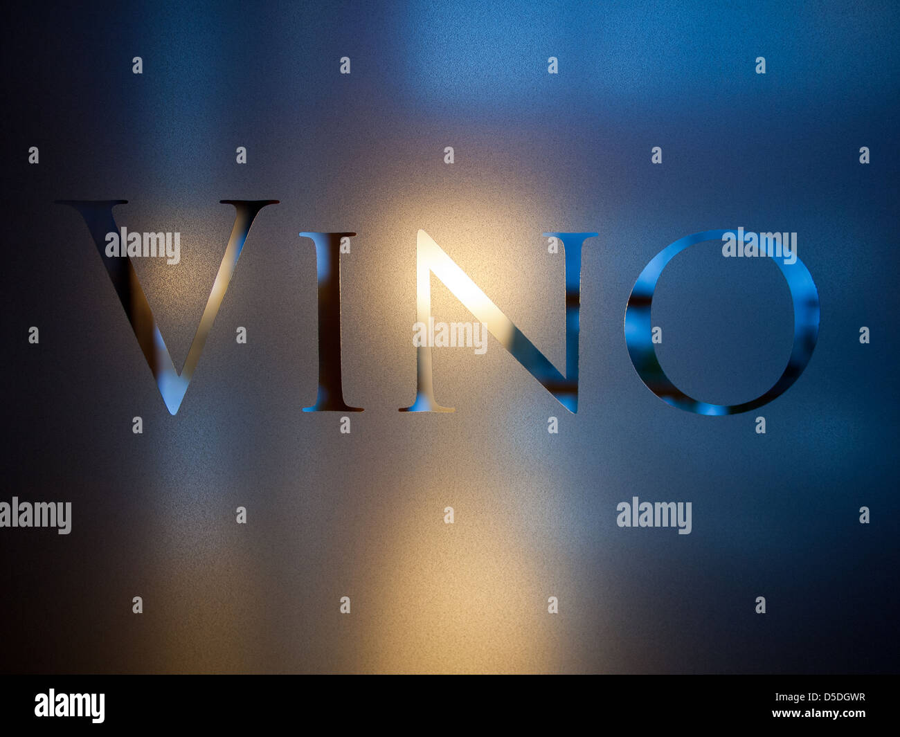 The word Vino (wine) on a glass wall Stock Photo - Alamy