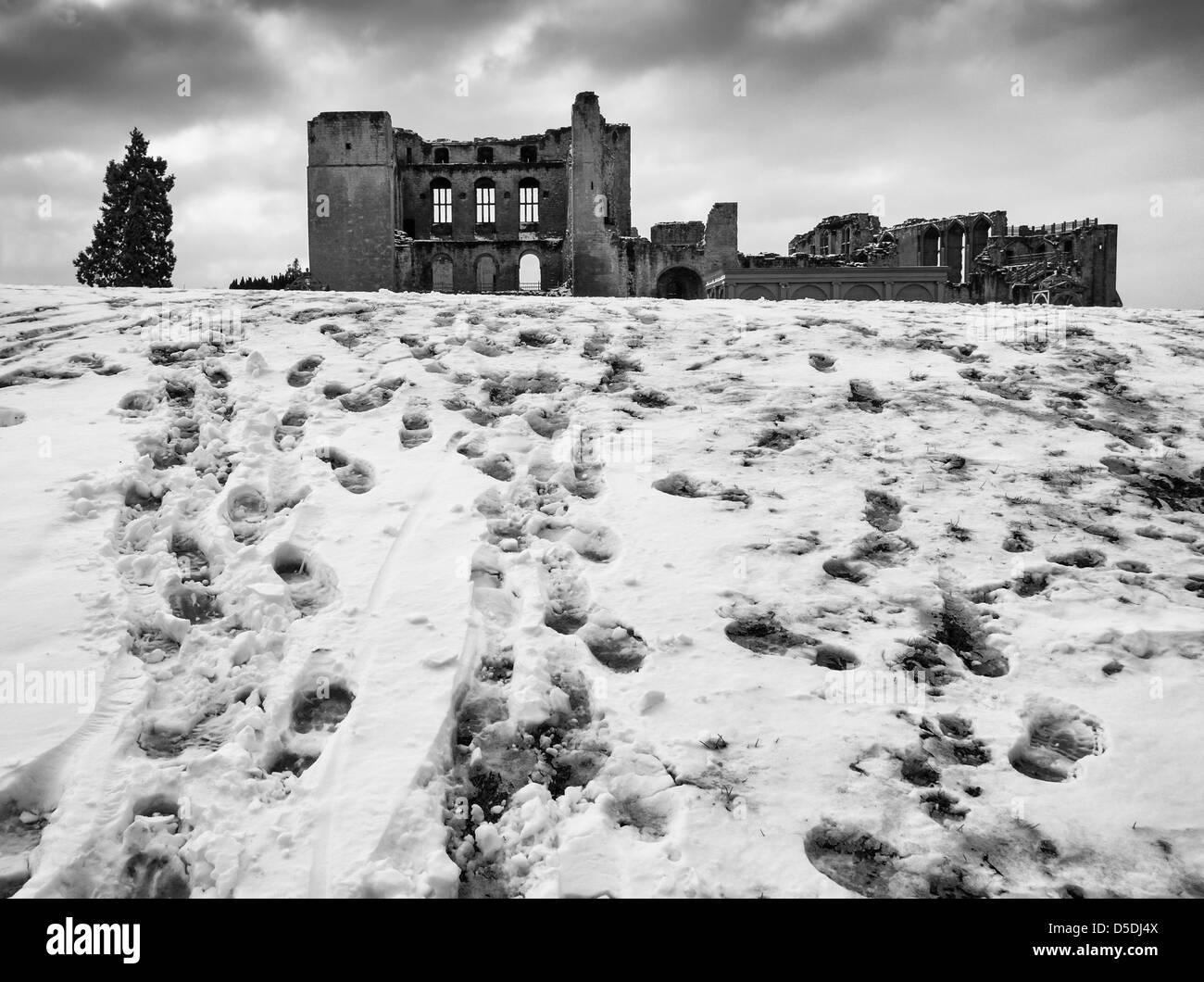 Kenilworth castle winter hi-res stock photography and images - Alamy
